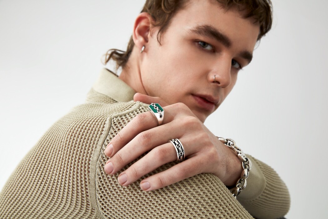 Stephen Webster’s Thorn Addiction jewellery is the ultimate 90s revival ...