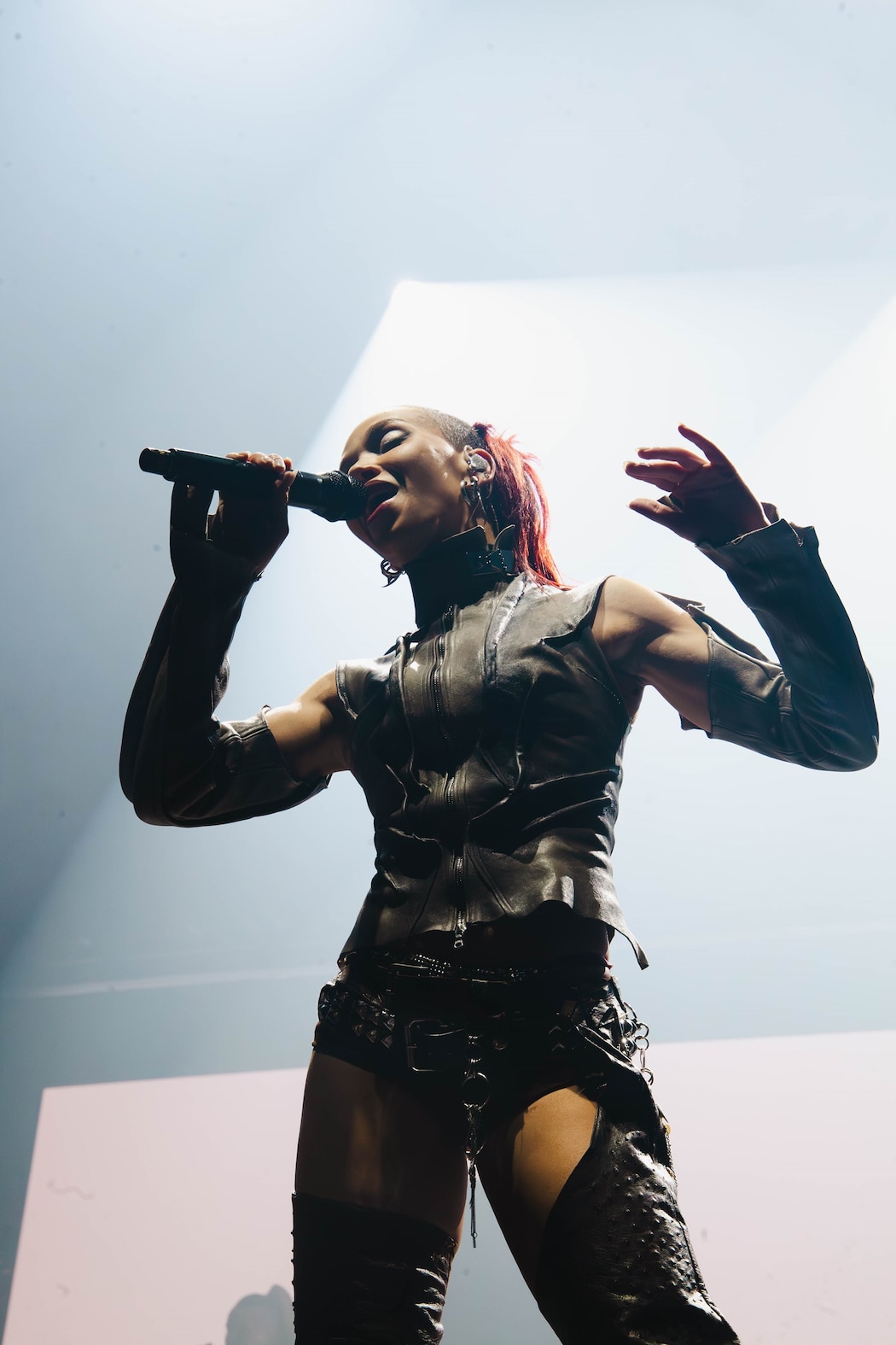 Euphoric photos from FKA twigs’ Body High tour | Dazed