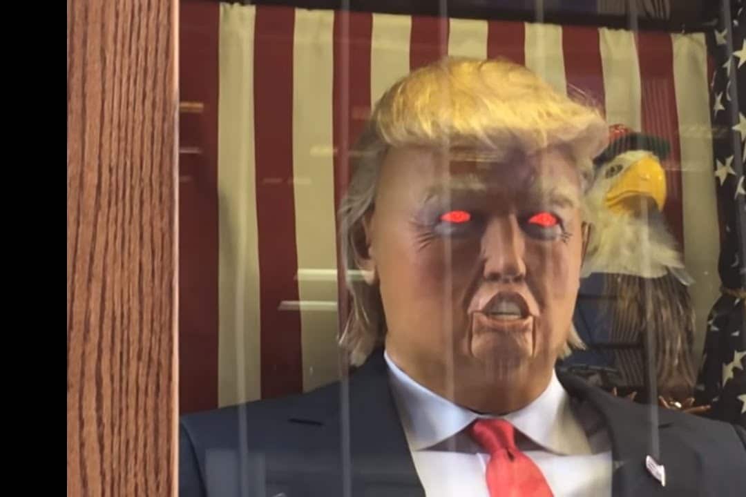 A Donald Trump fortune teller machine is roaming New York | Dazed