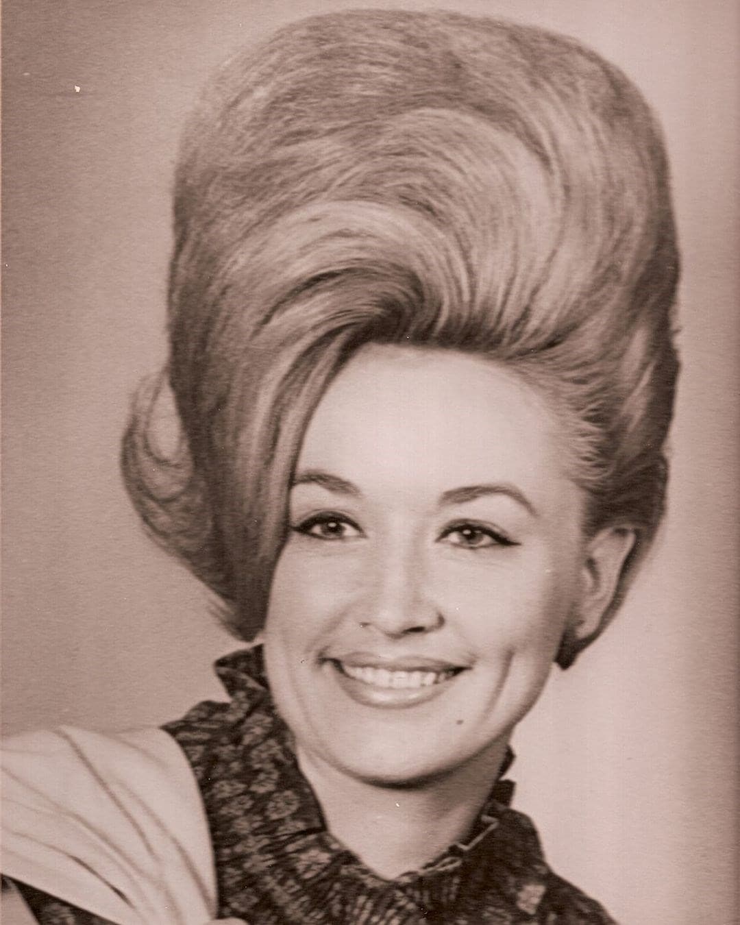 10 of Dolly Parton’s boldest beauty looks to inspire you | Dazed