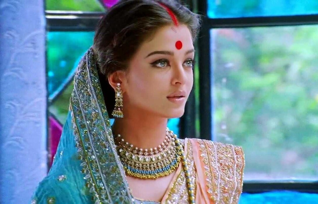 A brief history of sindoor, the divisive Indian tradition of coloured ...