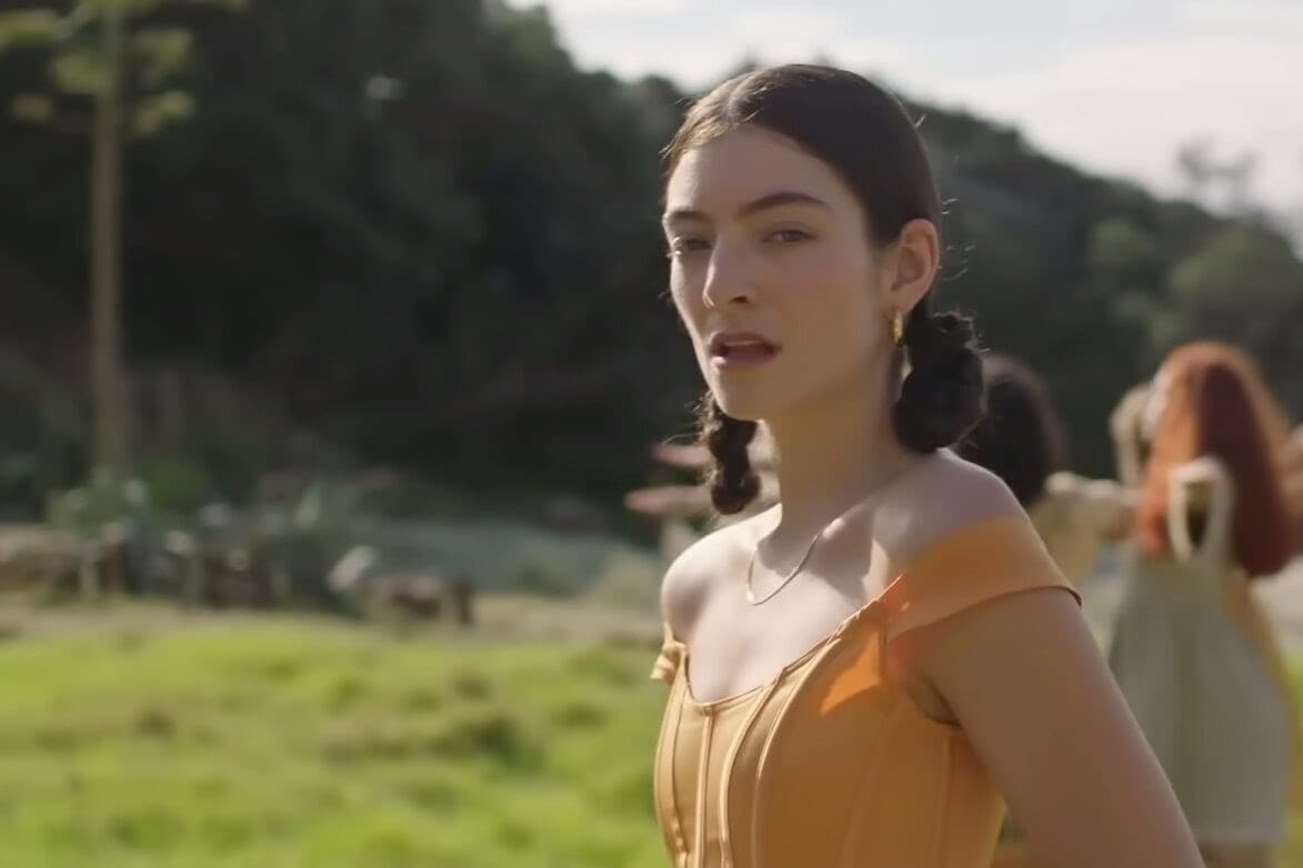 Lorde reflects on ‘painful’ fan response to Solar Power | Dazed
