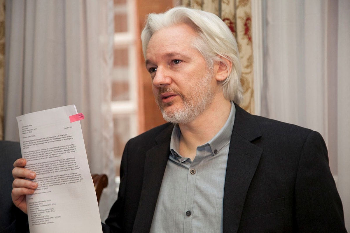 Julian Assange will release a Wikileaks clothing line | Dazed