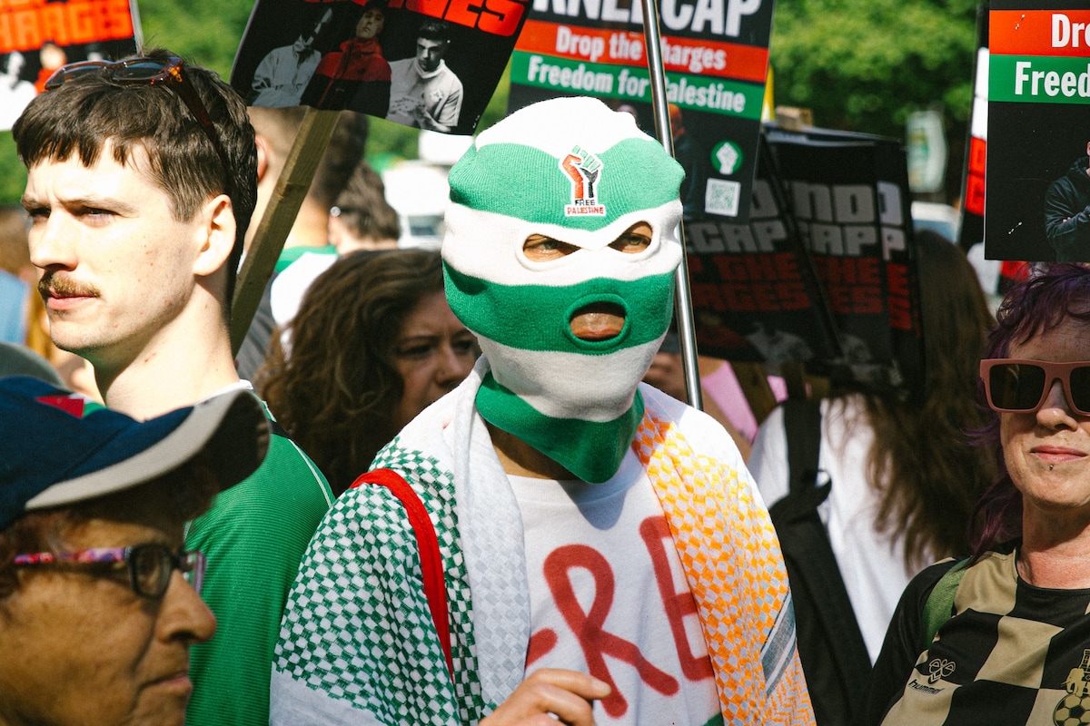 ‘Free Mo Chara’: Photos from the Kneecap court demonstration | Dazed