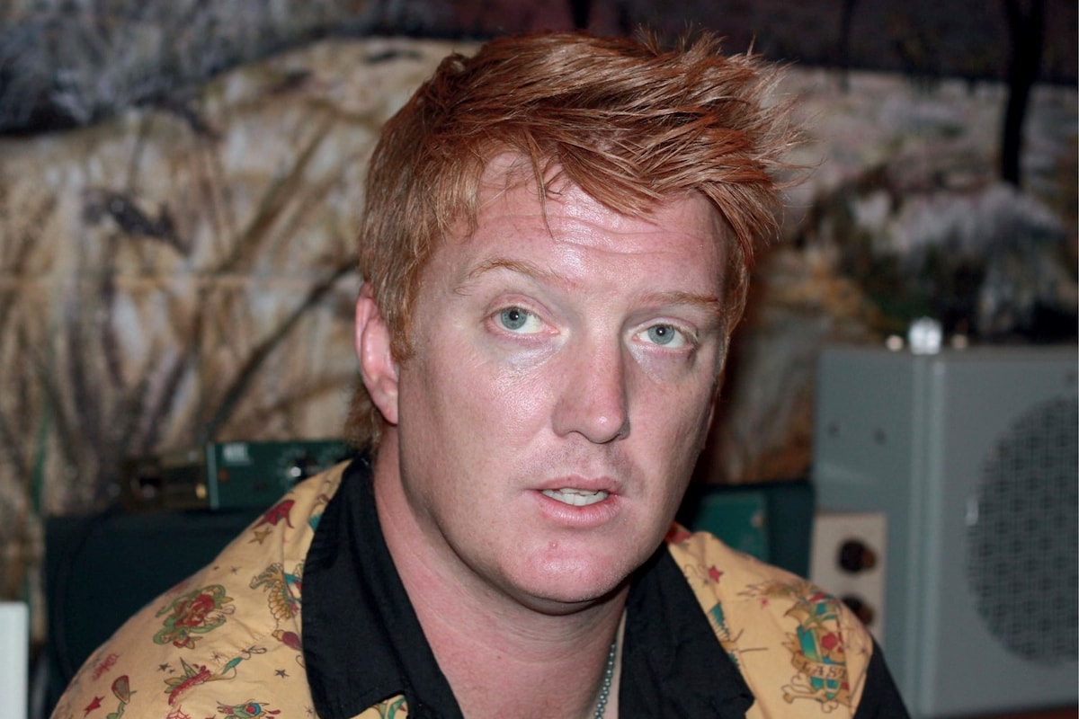 Josh Homme kicks female photographer onstage | Dazed