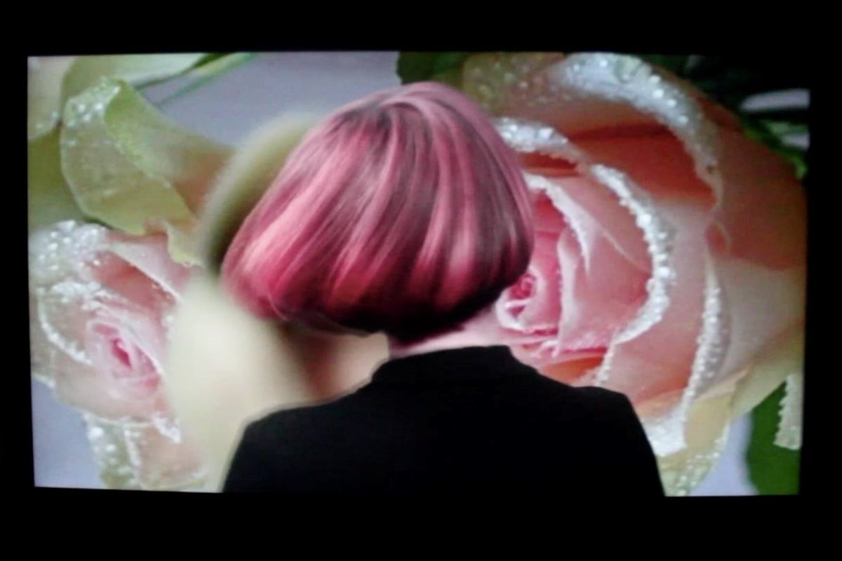 Meet Zoee, the UK synth pop singer embracing imperfection | Dazed