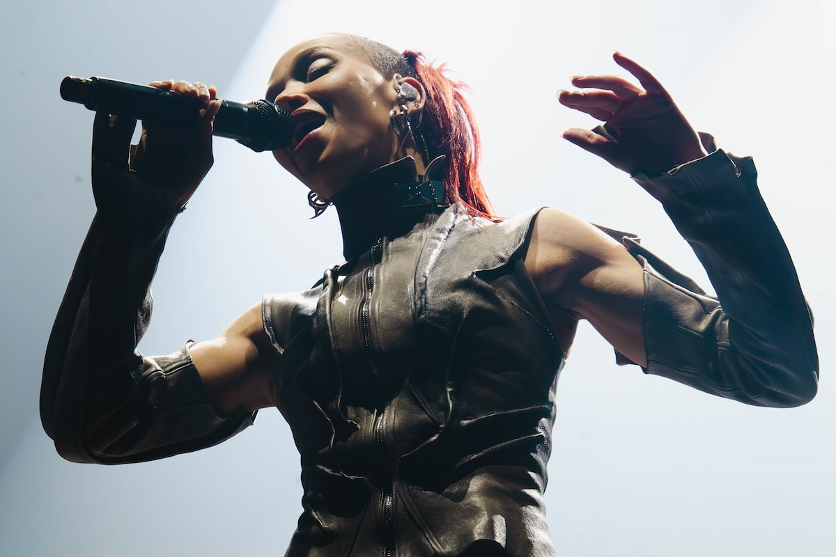 Euphoric photos from FKA twigs’ Body High tour | Dazed