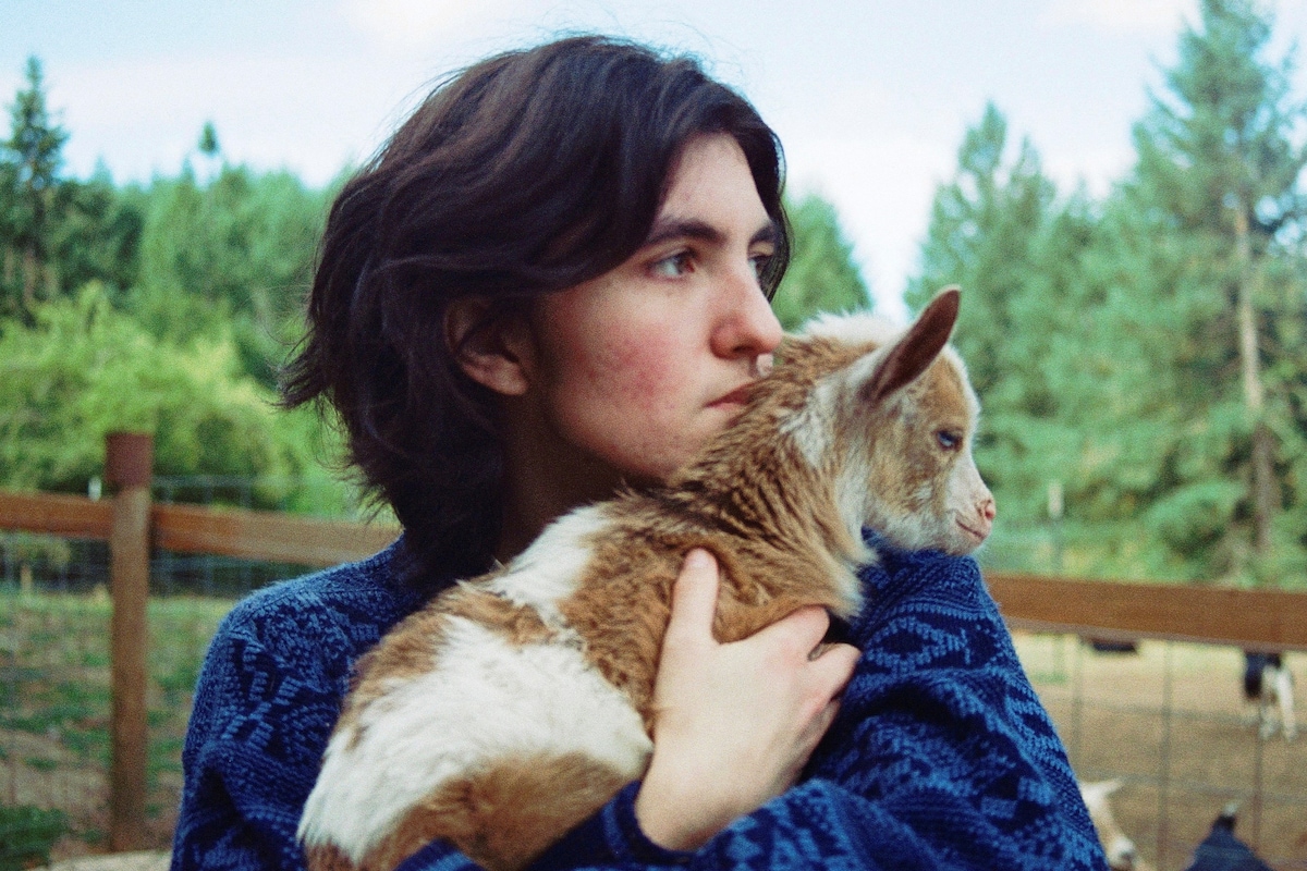 Searows is the Ethel Cain-approved singer making timeless indie folk ...