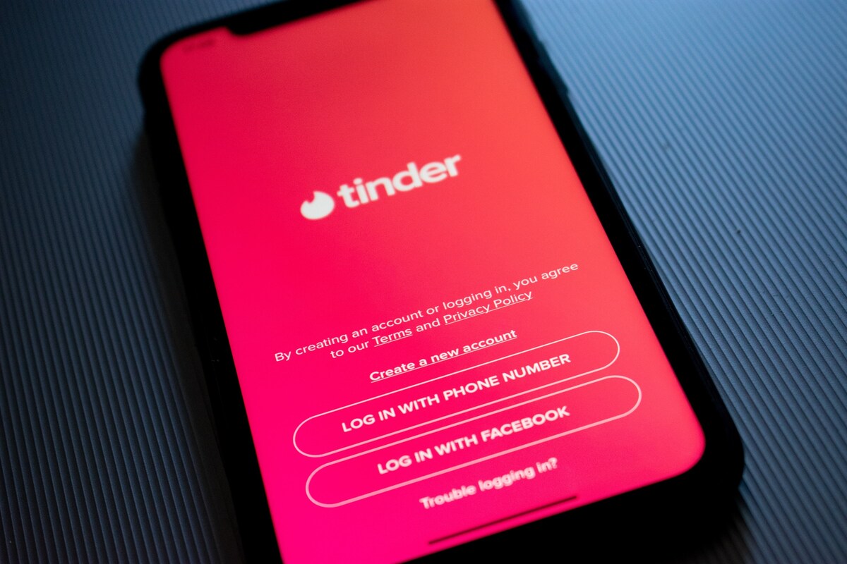 Tinder is launching a panic button | Dazed