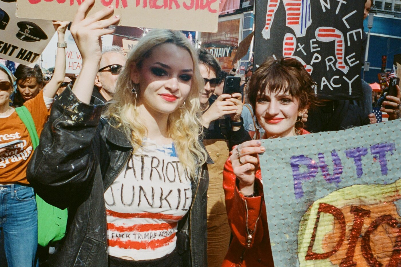 How Izzy and Emma became the internet’s favourite ‘strange’ couple | Dazed