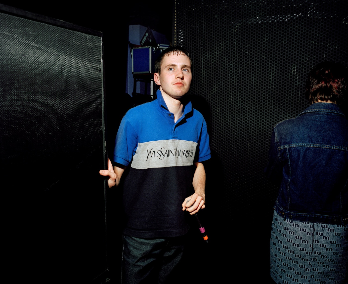These photos capture the hedonistic club culture of late 90s Britain ...