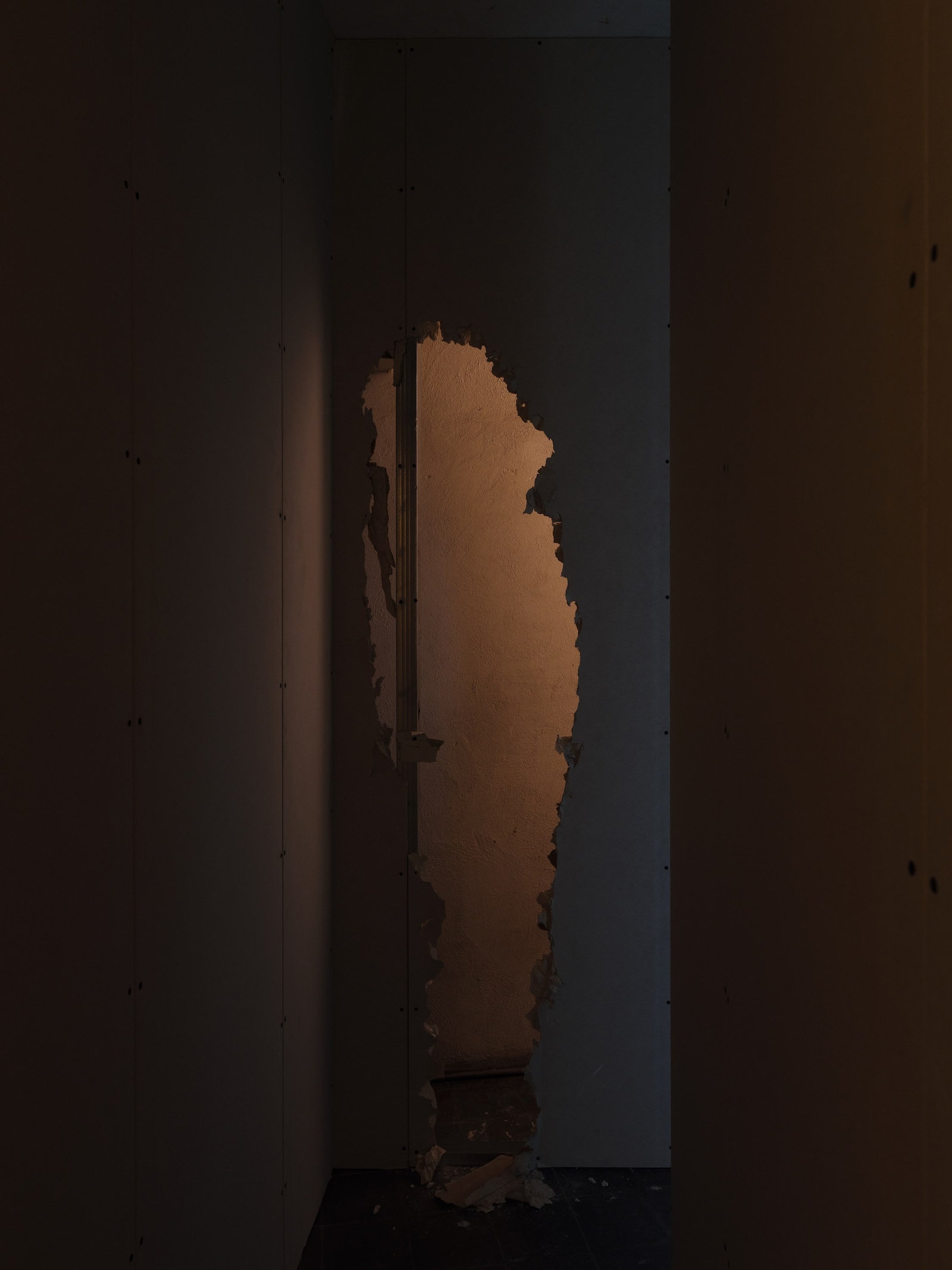 Eddie Peake and Metahaven on the breakdown of meaning in the age of AI ...