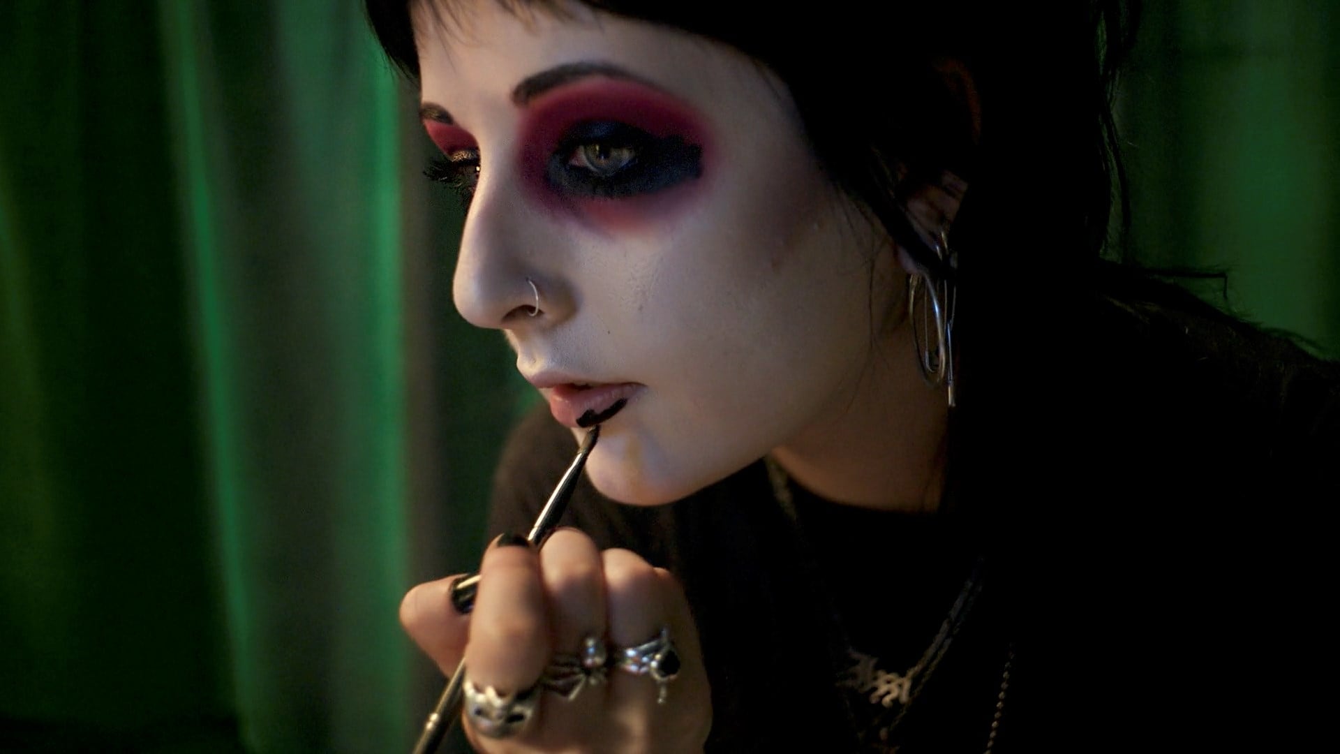 Gothic Vampire Eye Makeup