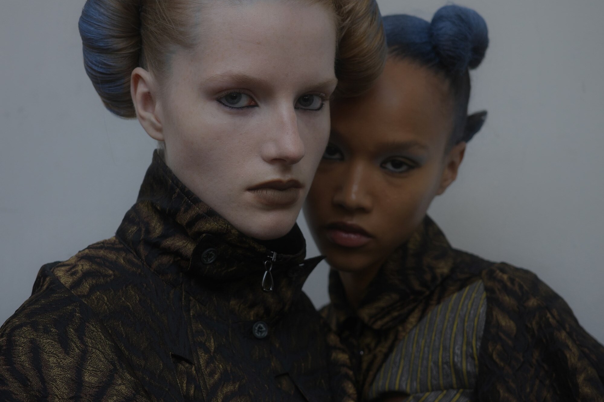 See a 26-year-old Tilda Swinton transform into a fevered fashion model ...