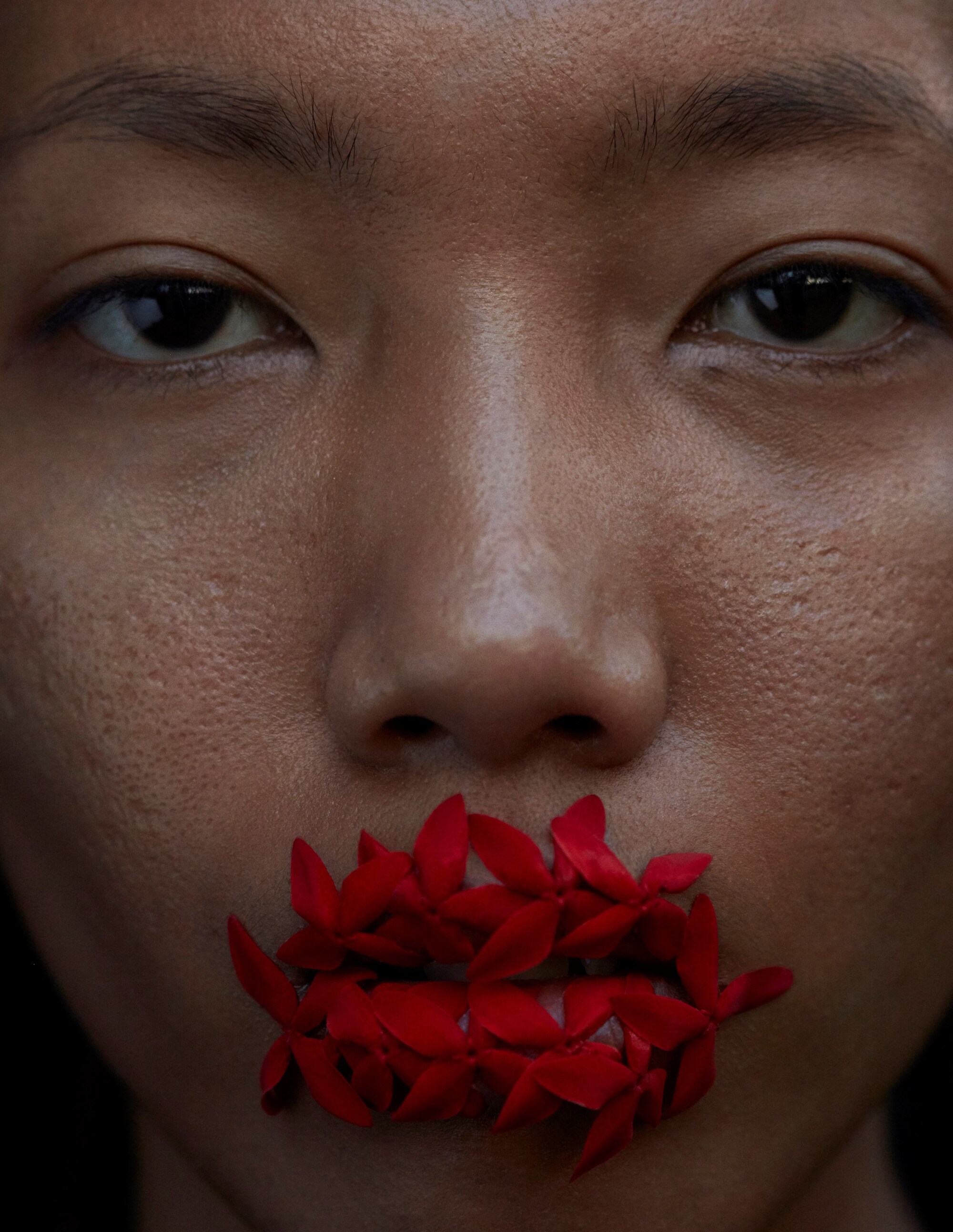 Model Hayati Azis's shaved head defies local Indonesian beauty ...