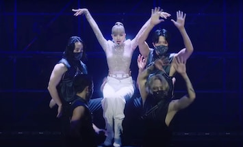 BLACKPINK’s Lisa makes debut solo TV performance | Dazed