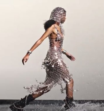 Paco Rabanne forecasts a wet hot summer with its new campaign ...