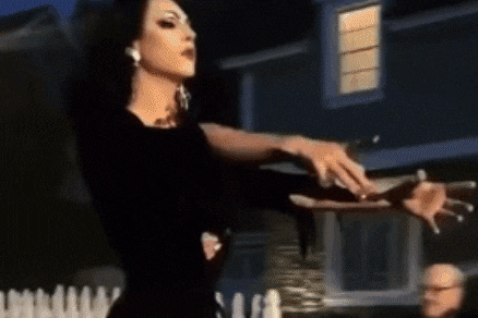 Violet Chachki is the ultimate scream queen at Moschino’s horror show ...