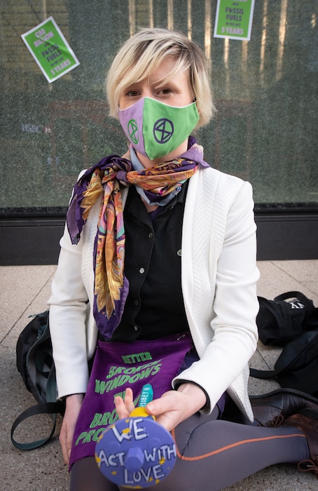 Extinction Rebellion co-founder Clare Farrell on smashing up HSBC bank ...