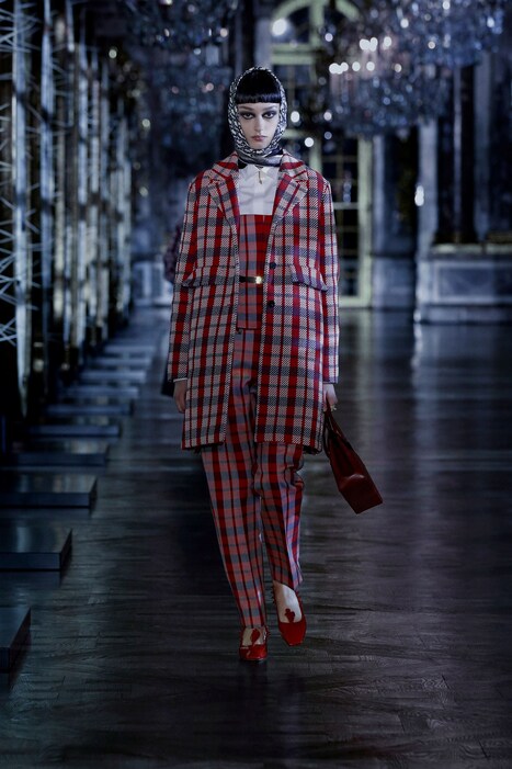 Dior’s models and couturiers reveal their fave fairytale character ...