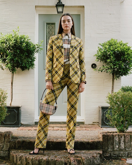 Burberry staff are given a starring role in the label’s new campaign ...