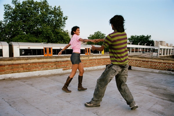 6 imperfect love lessons from Hinge’s ‘No Ordinary Love’ anthology | Dazed