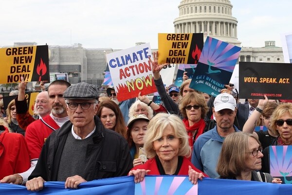 Jane Fonda gets arrested (again) for protesting climate change | Dazed