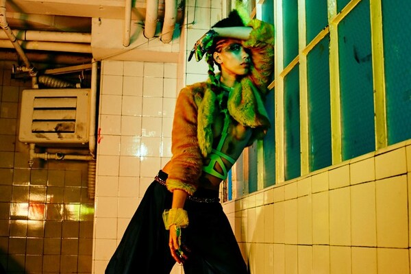 Watch the On|Off Presents live photo shoot here | Dazed