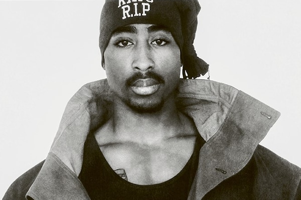 Legends only: rare photos of Tupac are being published for the first ...