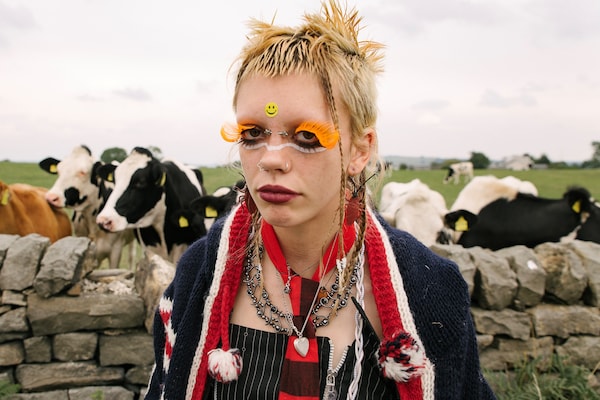 Punk is not dead: Capturing the new generation of a time-warped style ...