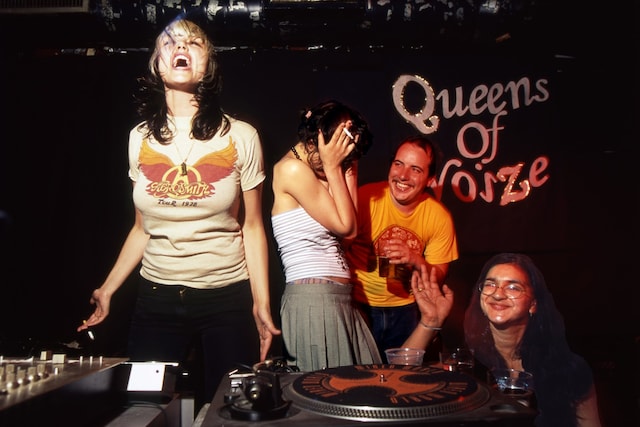 Photographing the outrageous club antics of 80s London | Dazed