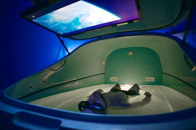 Now you can watch Gravity while in zero gravity | Dazed