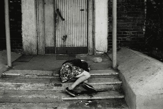 These images document the homeless crisis in 90s Moscow | Dazed
