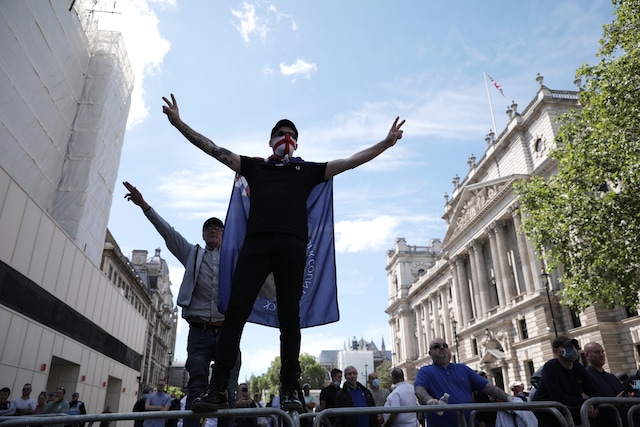 What to do if you think a friend is developing extreme political views ...