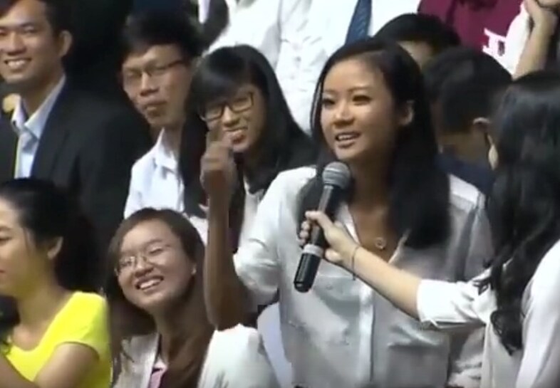 Watch Vietnam’s number one rap queen spit for Barack Obama | Dazed