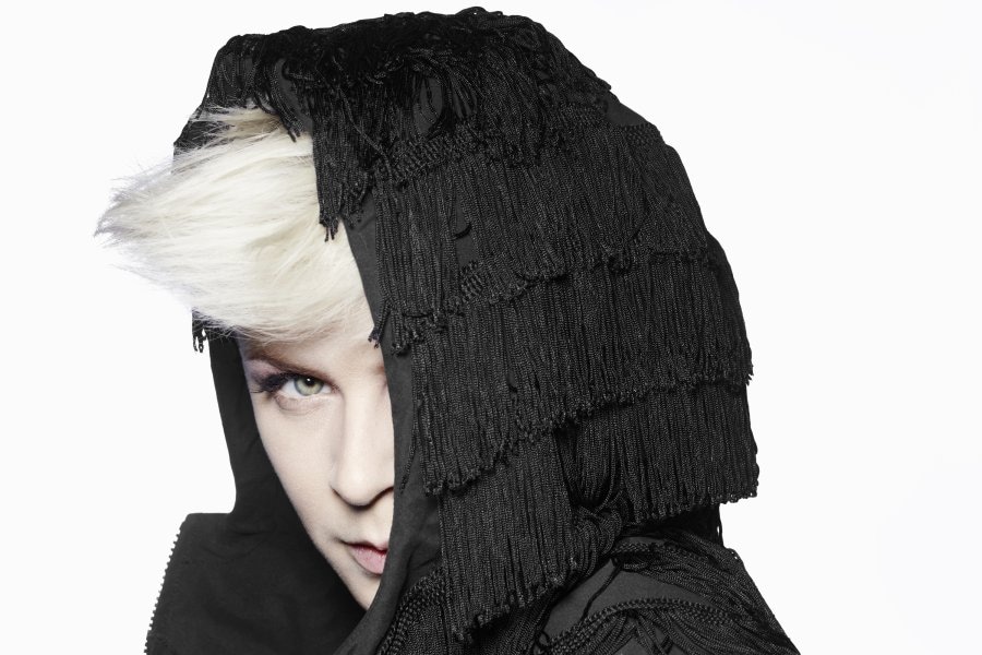 Robyn Lets Her Body Talk | Dazed