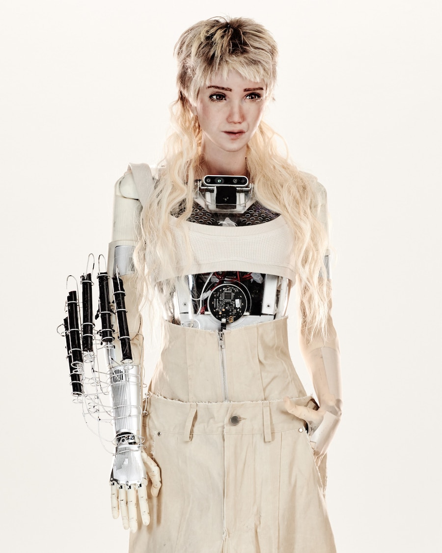 A conversation with Desdemona, the world’s first robot rockstar | Dazed